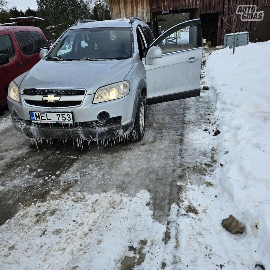 Grey Chevrolet Captiva 2007 in Ukmerge, with an engine capacity of 2.40 L and mileage of 246 thousand km for 2700 €, photo 11 on AUTOMOTO.COM.LV
