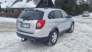 Grey Chevrolet Captiva 2007 in Kaunas, with an engine capacity of 2.40 L and mileage of 289 thousand km for 2950 €, photo 3 on AUTOMOTO.COM.LV