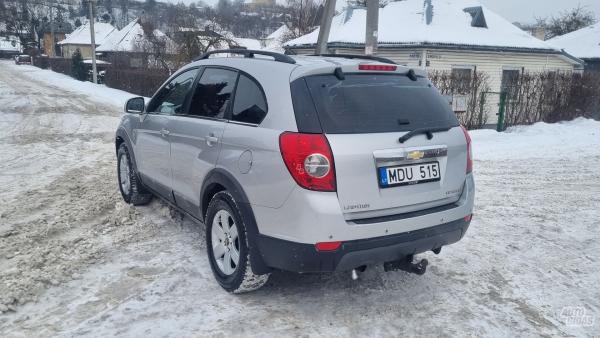 Grey Chevrolet Captiva 2007 in Kaunas, with an engine capacity of 2.40 L and mileage of 289 thousand km for 2950 €, photo 4 on AUTOMOTO.COM.LV