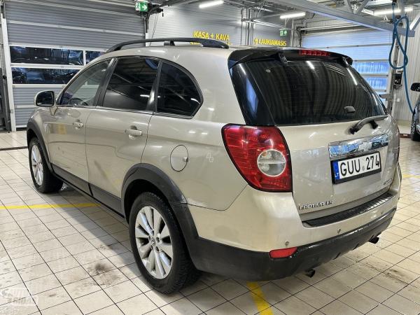 Grey Chevrolet Captiva 2007 in Vilnius, with an engine capacity of 2.00 L and mileage of 376 thousand km for 2500 €, photo 3 on AUTOMOTO.COM.LV