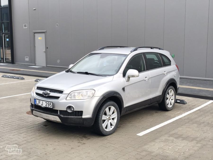 Grey Chevrolet Captiva 2007 in Vilnius, with an engine capacity of 2.00 L and mileage of 269 thousand km for 3000 €, photo 1 on AUTOMOTO.COM.LV