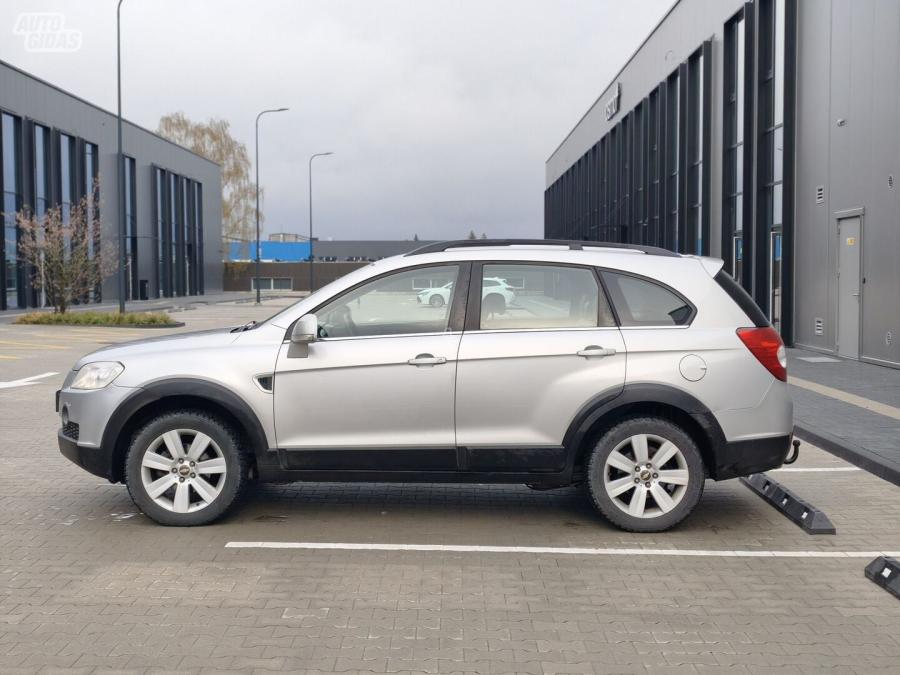 Grey Chevrolet Captiva 2007 in Vilnius, with an engine capacity of 2.00 L and mileage of 269 thousand km for 3000 €, photo 3 on AUTOMOTO.COM.LV