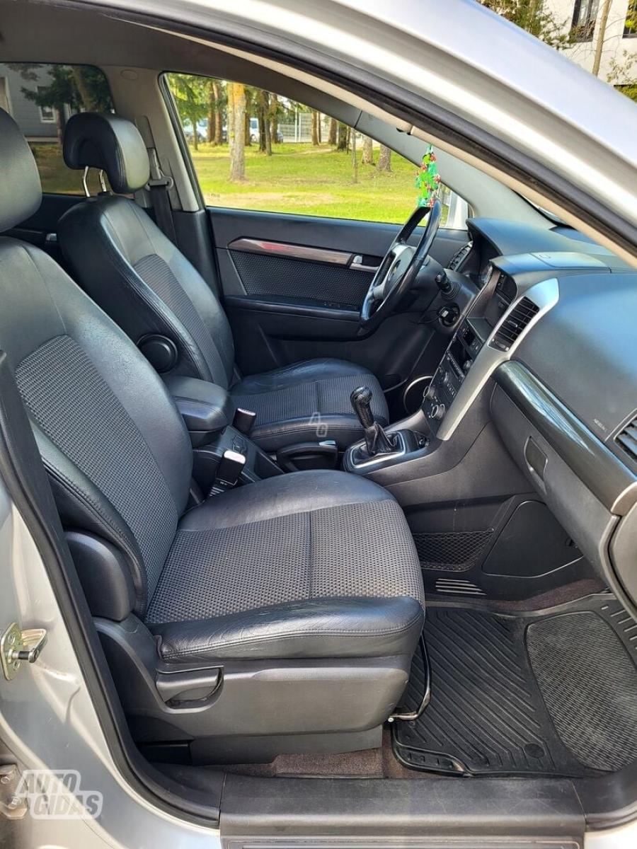 Grey Chevrolet Captiva 2007 in Siauliai, with an engine capacity of 2.00 L and mileage of 250 thousand km for 2550 €, photo 19 on AUTOMOTO.COM.LV