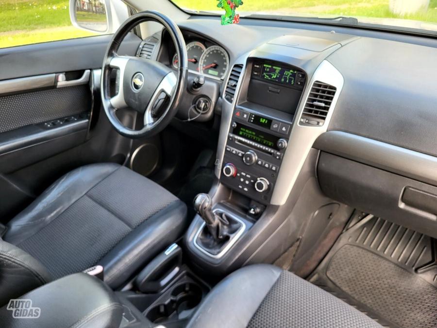 Grey Chevrolet Captiva 2007 in Siauliai, with an engine capacity of 2.00 L and mileage of 250 thousand km for 2550 €, photo 23 on AUTOMOTO.COM.LV
