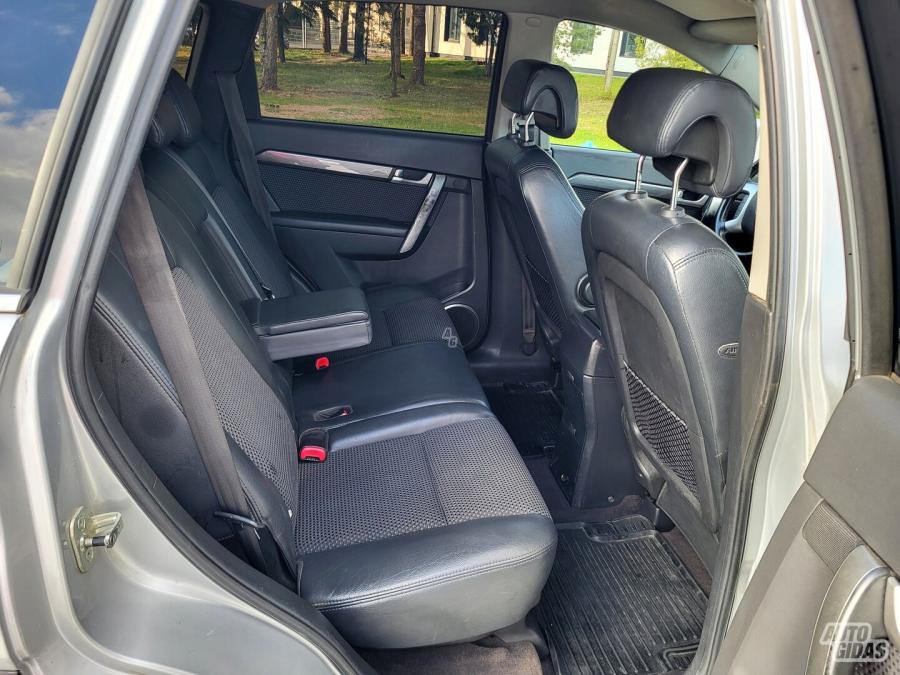 Grey Chevrolet Captiva 2007 in Siauliai, with an engine capacity of 2.00 L and mileage of 250 thousand km for 2550 €, photo 11 on AUTOMOTO.COM.LV