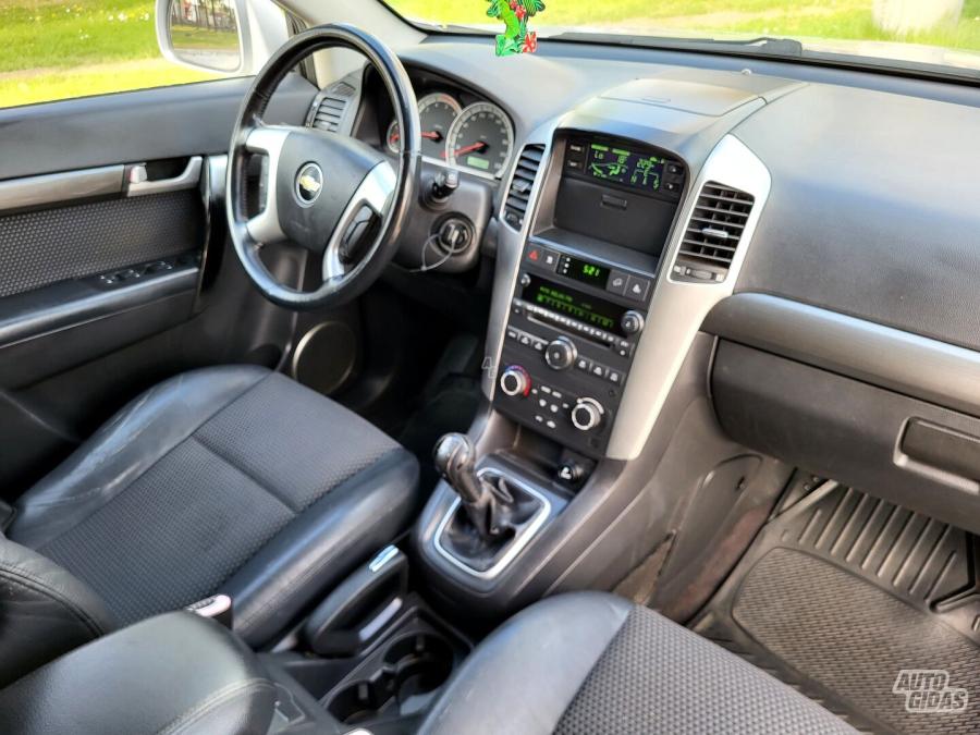 Grey Chevrolet Captiva 2007 in Siauliai, with an engine capacity of 2.00 L and mileage of 250 thousand km for 2550 €, photo 23 on AUTOMOTO.COM.LV