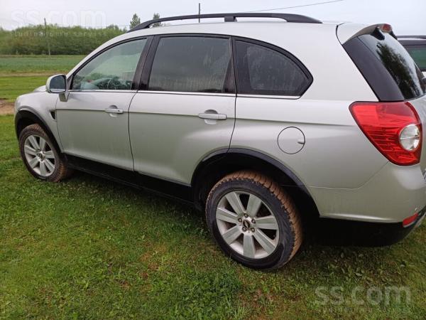 Grey Chevrolet Captiva 2007 in Bauska, with an engine capacity of 2.00 L and mileage of 287 thousand km for 2500 €, photo 9 on AUTOMOTO.COM.LV