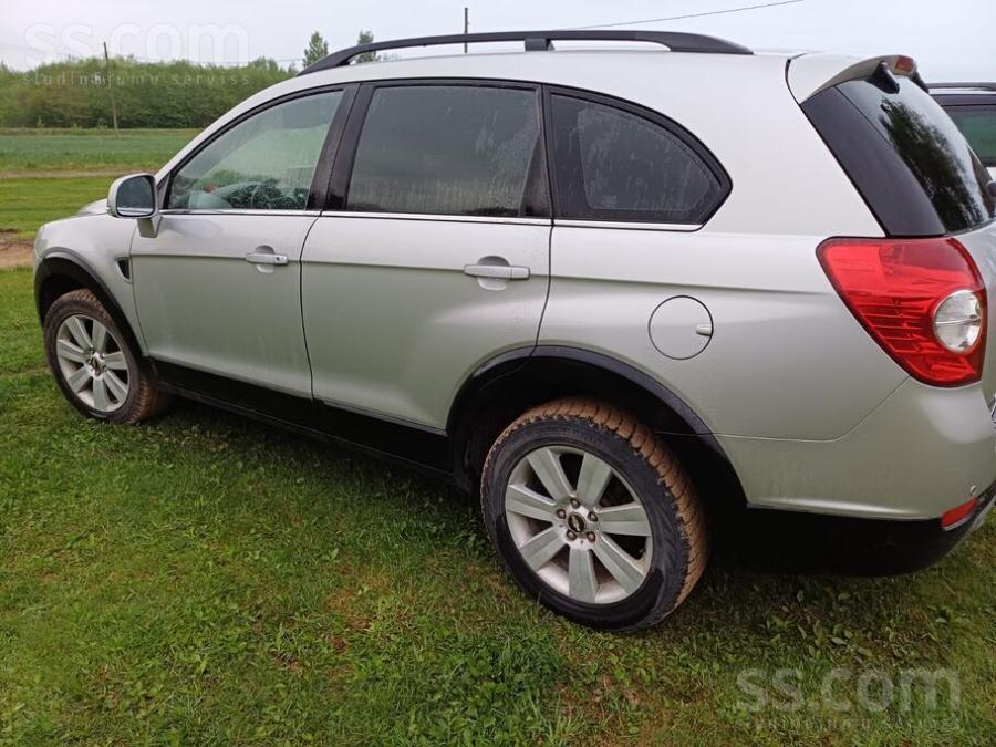 Grey Chevrolet Captiva 2007 in Bauska, with an engine capacity of 2.00 L and mileage of 287 thousand km for 2500 €, photo 10 on AUTOMOTO.COM.LV