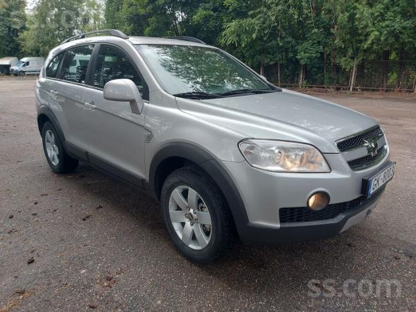 Grey Chevrolet Captiva 2007 in Ogre, with an engine capacity of 2.40 L and mileage of 171 thousand km for 1900 €, photo 2 on AUTOMOTO.COM.LV