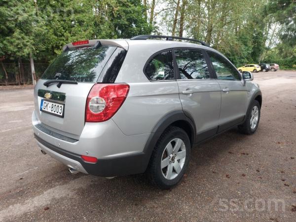 Grey Chevrolet Captiva 2007 in Ogre, with an engine capacity of 2.40 L and mileage of 171 thousand km for 1900 €, photo 3 on AUTOMOTO.COM.LV