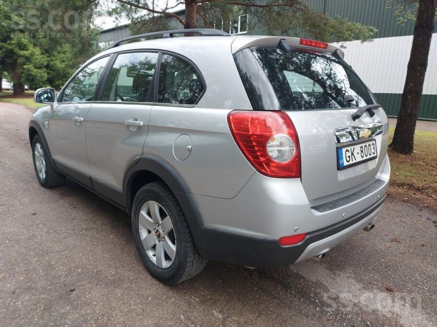 Pelēks Chevrolet Captiva 2007 Ogre, ar dzinēja tilpumu 2.40 L un nobraukumu 171 tūkst. km par 1900 €, foto 5 vietnē AUTOMOTO.COM.LV