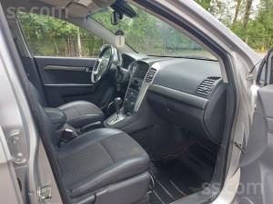Pelēks Chevrolet Captiva 2007 Ogre, ar dzinēja tilpumu 2.40 L un nobraukumu 171 tūkst. km par 1900 €, foto 7 vietnē AUTOMOTO.COM.LV