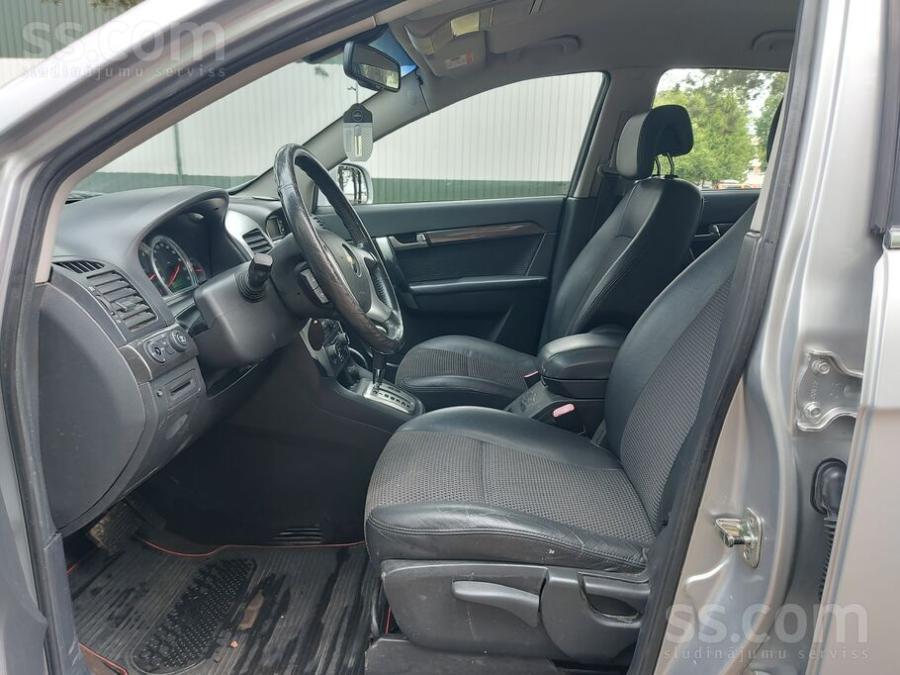 Pelēks Chevrolet Captiva 2007 Ogre, ar dzinēja tilpumu 2.40 L un nobraukumu 171 tūkst. km par 1900 €, foto 8 vietnē AUTOMOTO.COM.LV