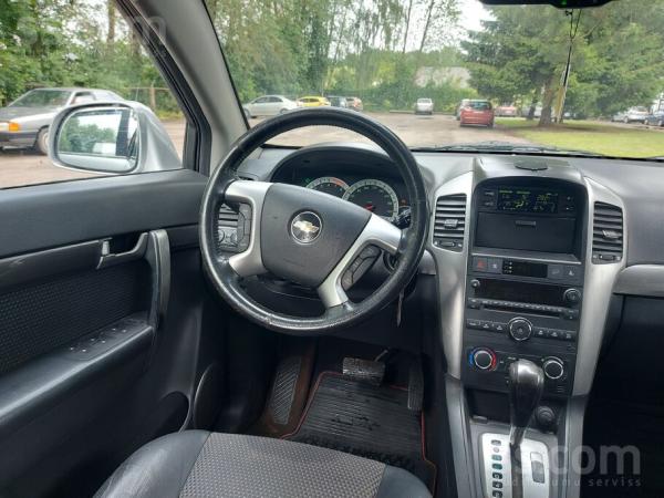 Grey Chevrolet Captiva 2007 in Ogre, with an engine capacity of 2.40 L and mileage of 171 thousand km for 1900 €, photo 8 on AUTOMOTO.COM.LV
