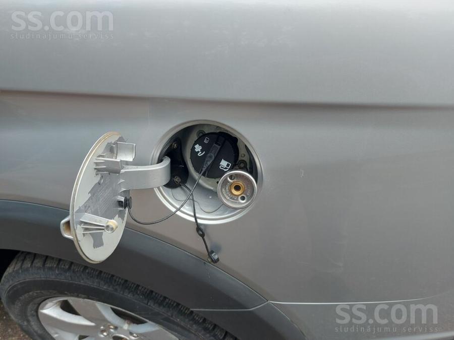 Pelēks Chevrolet Captiva 2007 Ogre, ar dzinēja tilpumu 2.40 L un nobraukumu 171 tūkst. km par 1900 €, foto 11 vietnē AUTOMOTO.COM.LV