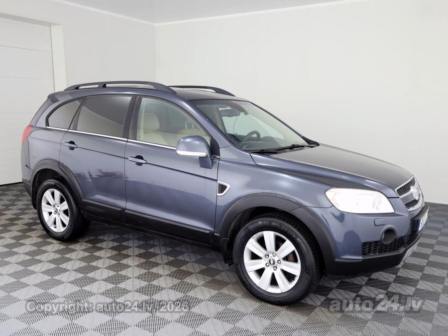 Pelēks Chevrolet Captiva 2007 Tallina, ar dzinēja tilpumu 2.00 L un nobraukumu 242 tūkst. km par 1899 €, foto 1 vietnē AUTOMOTO.COM.LV