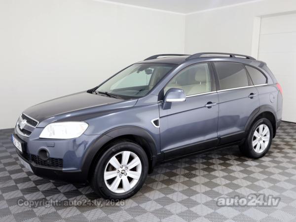 Grey Chevrolet Captiva 2007 in Tallinn, with an engine capacity of 2.00 L and mileage of 242 thousand km for 1899 €, photo 2 on AUTOMOTO.COM.LV