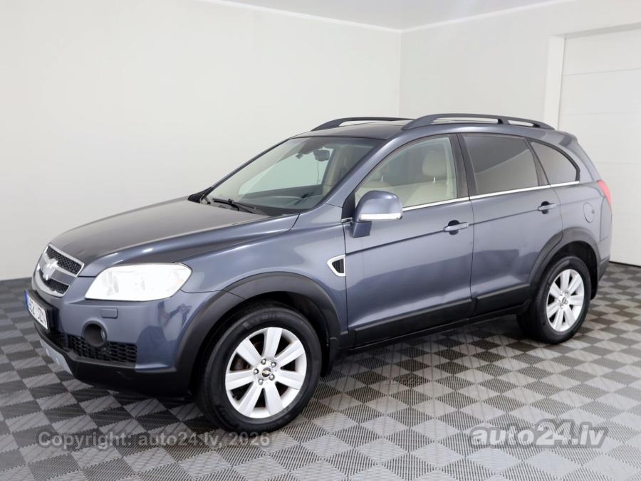 Pelēks Chevrolet Captiva 2007 Tallina, ar dzinēja tilpumu 2.00 L un nobraukumu 242 tūkst. km par 1899 €, foto 3 vietnē AUTOMOTO.COM.LV