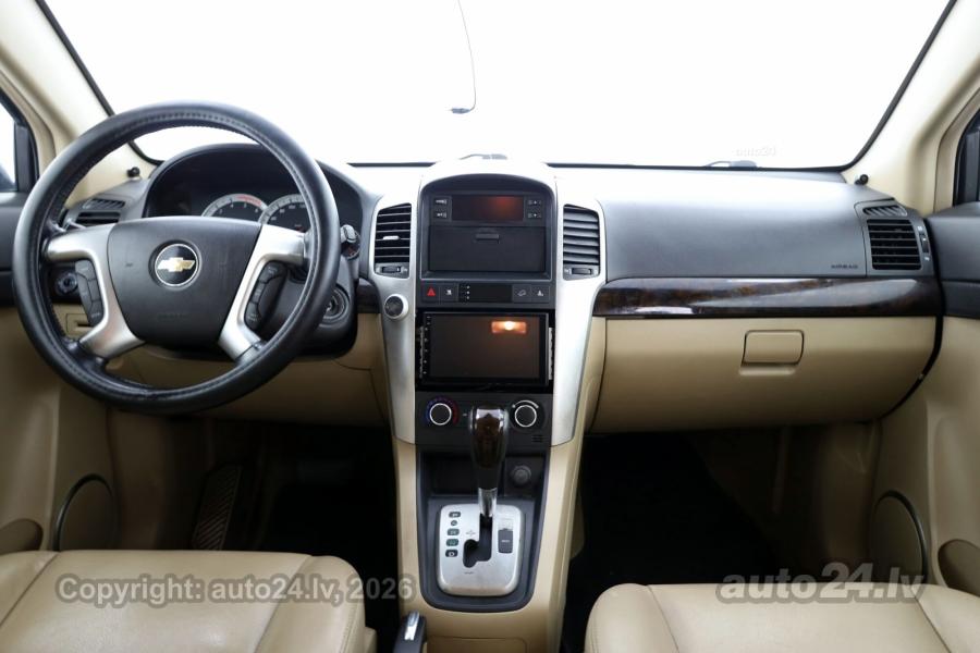 Pelēks Chevrolet Captiva 2007 Tallina, ar dzinēja tilpumu 2.00 L un nobraukumu 242 tūkst. km par 1899 €, foto 6 vietnē AUTOMOTO.COM.LV