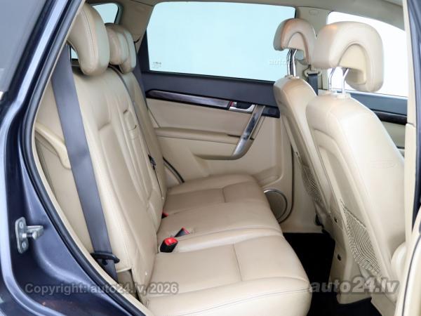 Grey Chevrolet Captiva 2007 in Tallinn, with an engine capacity of 2.00 L and mileage of 242 thousand km for 1899 €, photo 7 on AUTOMOTO.COM.LV