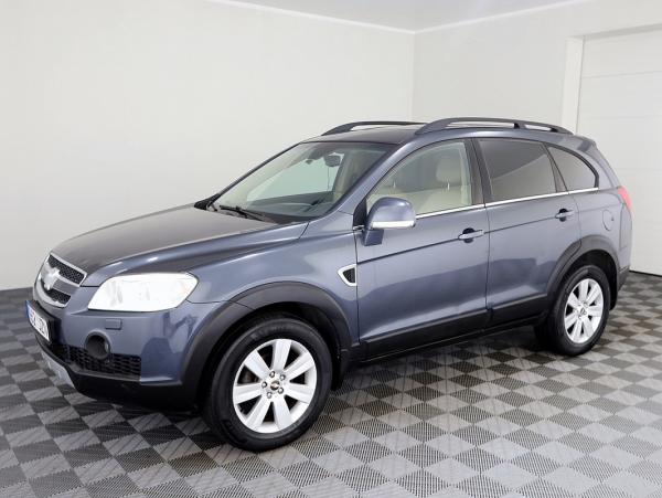 Grey Chevrolet Captiva 2007 in Tallinn, with an engine capacity of 2.00 L and mileage of 242 thousand km for 1899 €, photo 10 on AUTOMOTO.COM.LV