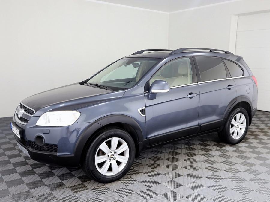 Pelēks Chevrolet Captiva 2007 Tallina, ar dzinēja tilpumu 2.00 L un nobraukumu 242 tūkst. km par 1899 €, foto 11 vietnē AUTOMOTO.COM.LV