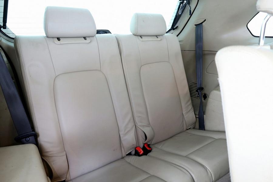 Pelēks Chevrolet Captiva 2007 Tallina, ar dzinēja tilpumu 2.00 L un nobraukumu 242 tūkst. km par 1899 €, foto 17 vietnē AUTOMOTO.COM.LV