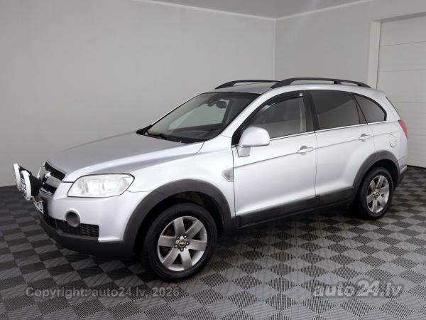 Grey Chevrolet Captiva 2007 in Tallinn, with an engine capacity of 2.00 L and mileage of 306 thousand km for 1799 €, photo 2 on AUTOMOTO.COM.LV