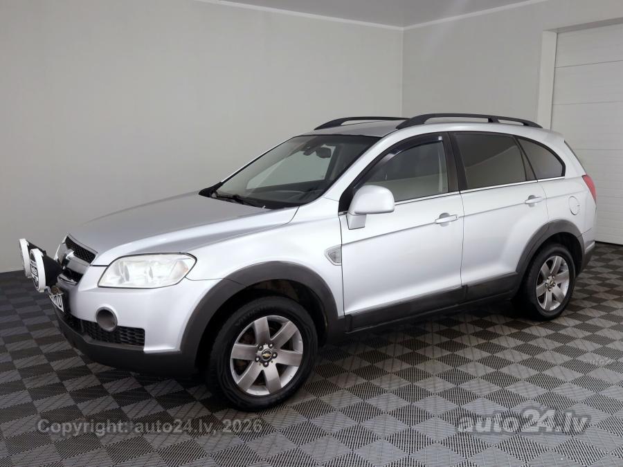 Pelēks Chevrolet Captiva 2007 Tallina, ar dzinēja tilpumu 2.00 L un nobraukumu 306 tūkst. km par 1799 €, foto 3 vietnē AUTOMOTO.COM.LV
