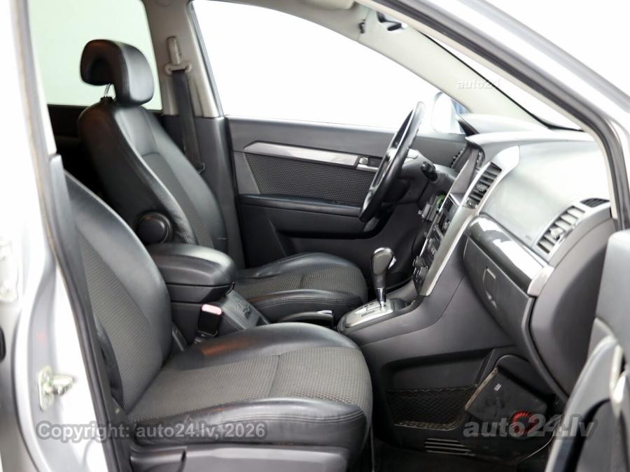Pelēks Chevrolet Captiva 2007 Tallina, ar dzinēja tilpumu 2.00 L un nobraukumu 306 tūkst. km par 1799 €, foto 7 vietnē AUTOMOTO.COM.LV