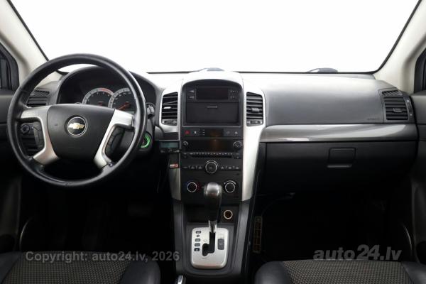 Grey Chevrolet Captiva 2007 in Tallinn, with an engine capacity of 2.00 L and mileage of 306 thousand km for 1799 €, photo 5 on AUTOMOTO.COM.LV