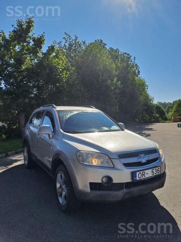Pelēks Chevrolet Captiva 2007 Tukums, ar dzinēja tilpumu 2.40 L un nobraukumu 229 tūkst. km par 1250 €, foto 3 vietnē AUTOMOTO.COM.LV