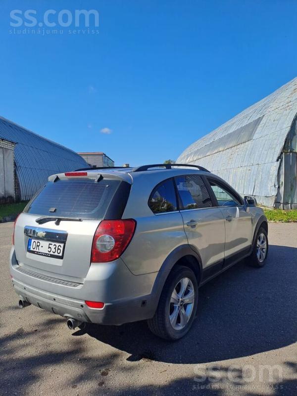 Pelēks Chevrolet Captiva 2007 Tukums, ar dzinēja tilpumu 2.40 L un nobraukumu 229 tūkst. km par 1250 €, foto 5 vietnē AUTOMOTO.COM.LV