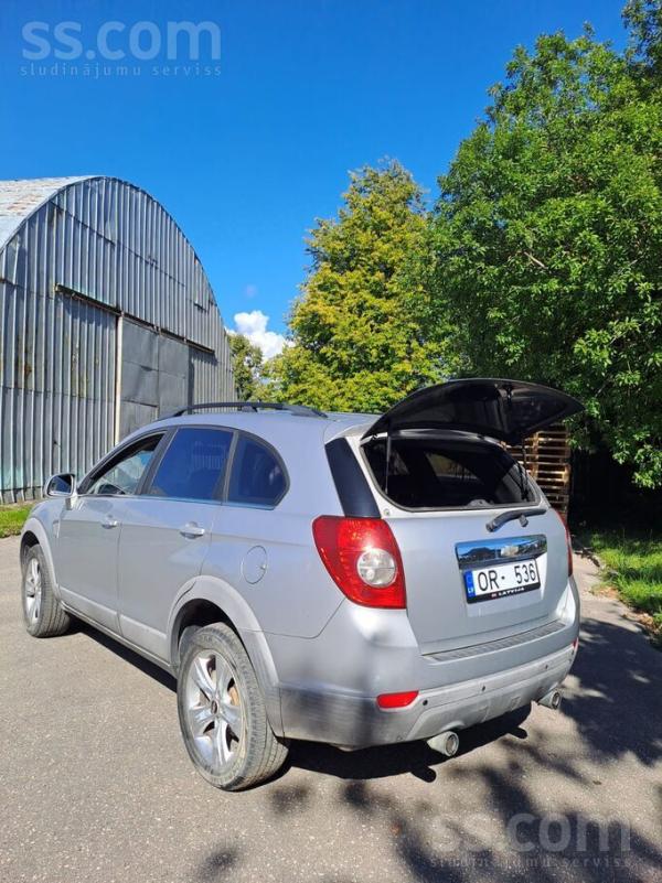 Pelēks Chevrolet Captiva 2007 Tukums, ar dzinēja tilpumu 2.40 L un nobraukumu 229 tūkst. km par 1250 €, foto 6 vietnē AUTOMOTO.COM.LV