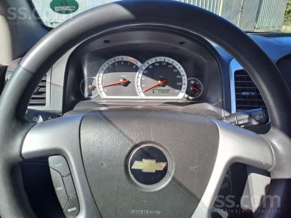 Pelēks Chevrolet Captiva 2007 Tukums, ar dzinēja tilpumu 2.40 L un nobraukumu 229 tūkst. km par 1250 €, foto 9 vietnē AUTOMOTO.COM.LV