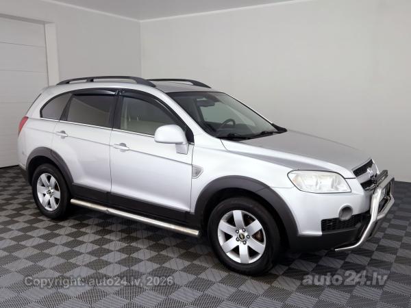 Pelēks Chevrolet Captiva 2007 Tallina, ar dzinēja tilpumu 2.00 L un nobraukumu 246 tūkst. km par 1499 €, foto 1 vietnē AUTOMOTO.COM.LV