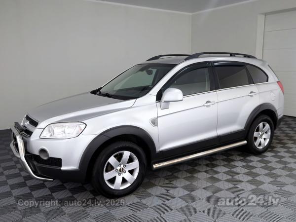 Pelēks Chevrolet Captiva 2007 Tallina, ar dzinēja tilpumu 2.00 L un nobraukumu 246 tūkst. km par 1499 €, foto 3 vietnē AUTOMOTO.COM.LV