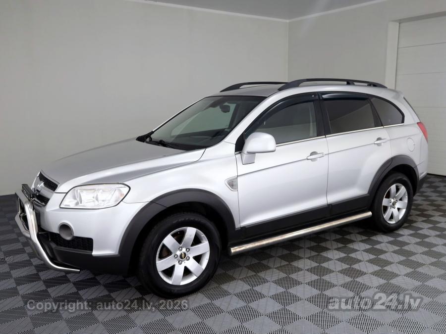 Pelēks Chevrolet Captiva 2007 Tallina, ar dzinēja tilpumu 2.00 L un nobraukumu 246 tūkst. km par 1499 €, foto 3 vietnē AUTOMOTO.COM.LV