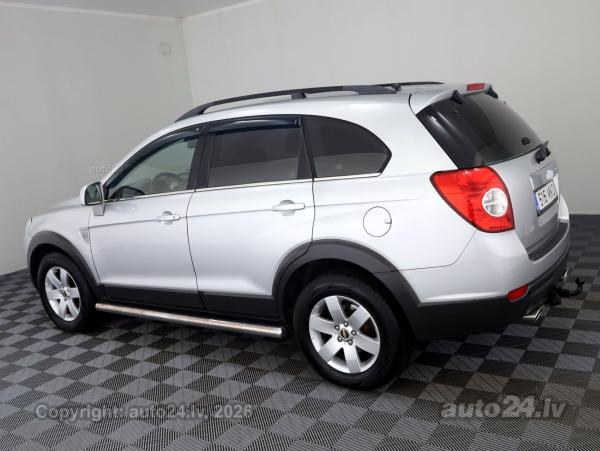 Pelēks Chevrolet Captiva 2007 Tallina, ar dzinēja tilpumu 2.00 L un nobraukumu 246 tūkst. km par 1499 €, foto 5 vietnē AUTOMOTO.COM.LV