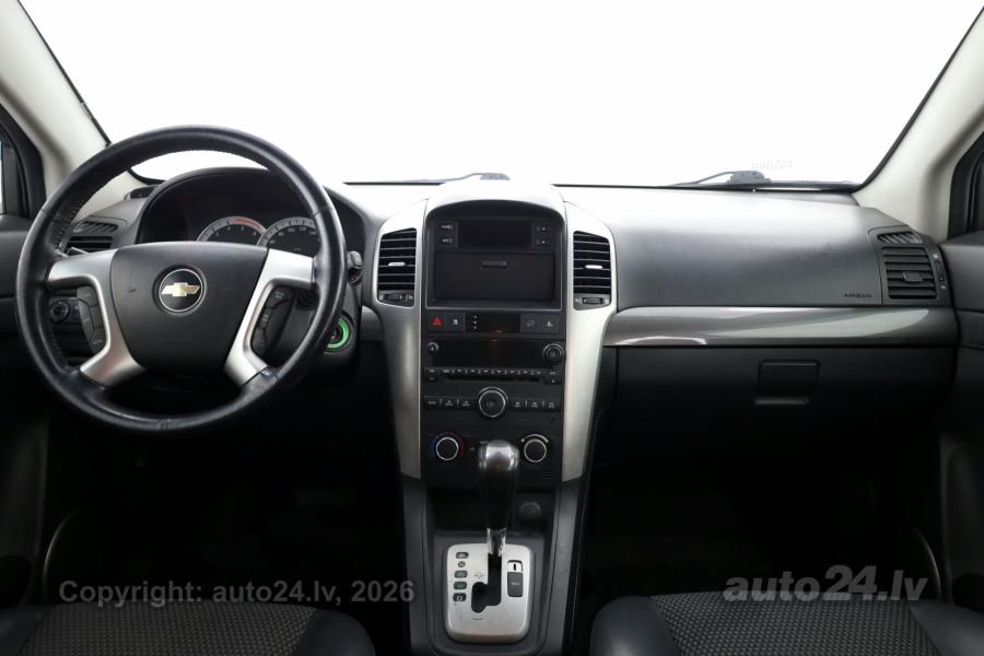 Pelēks Chevrolet Captiva 2007 Tallina, ar dzinēja tilpumu 2.00 L un nobraukumu 246 tūkst. km par 1499 €, foto 6 vietnē AUTOMOTO.COM.LV