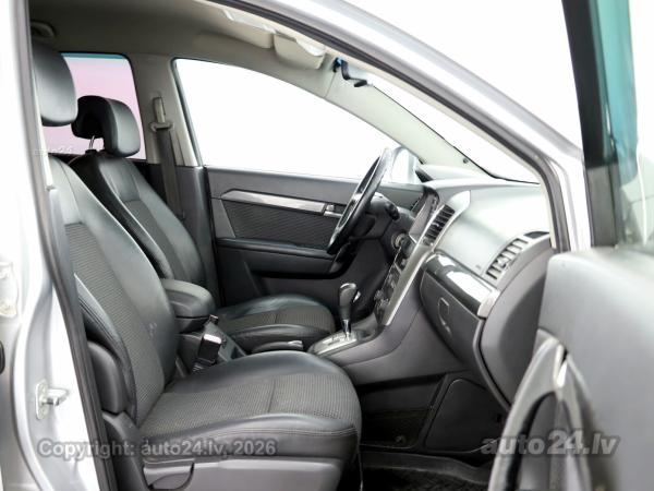 Pelēks Chevrolet Captiva 2007 Tallina, ar dzinēja tilpumu 2.00 L un nobraukumu 246 tūkst. km par 1499 €, foto 7 vietnē AUTOMOTO.COM.LV
