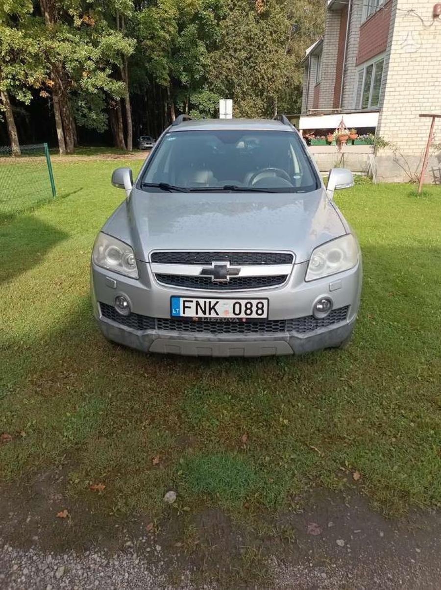 Pelēks Chevrolet Captiva 2007 Radviliškis, ar dzinēja tilpumu 2.00 L un nobraukumu 328 tūkst. km par 1500 €, foto 1 vietnē AUTOMOTO.COM.LV
