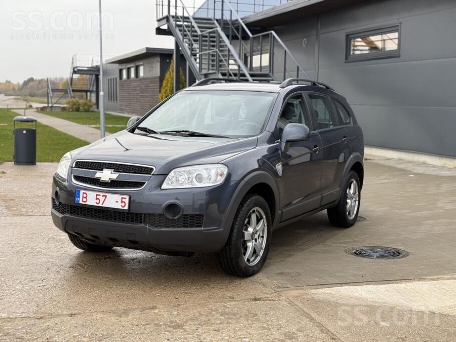 Grey Chevrolet Captiva 2008 in Riga, with an engine capacity of 2.00 L and mileage of 0 thousand km for 7600 €, photo 1 on AUTOMOTO.COM.LV