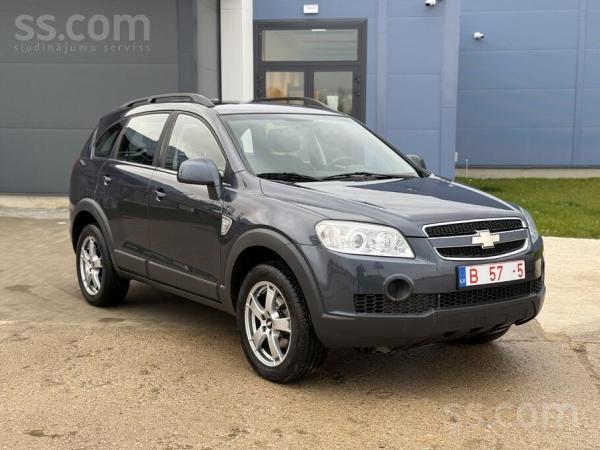 Grey Chevrolet Captiva 2008 in Riga, with an engine capacity of 2.00 L and mileage of 0 thousand km for 7600 €, photo 2 on AUTOMOTO.COM.LV