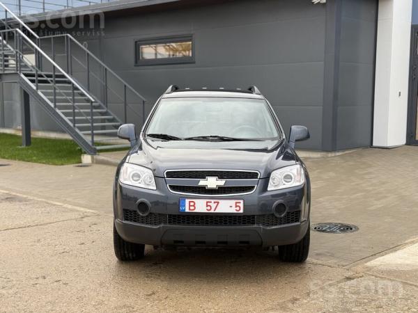 Grey Chevrolet Captiva 2008 in Riga, with an engine capacity of 2.00 L and mileage of 0 thousand km for 7600 €, photo 3 on AUTOMOTO.COM.LV