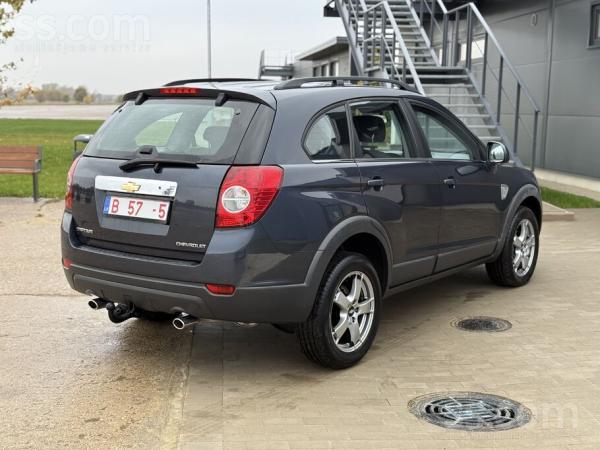 Grey Chevrolet Captiva 2008 in Riga, with an engine capacity of 2.00 L and mileage of 0 thousand km for 7600 €, photo 4 on AUTOMOTO.COM.LV