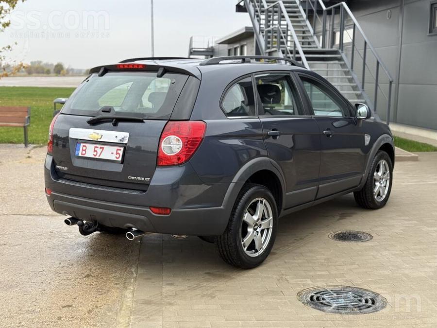 Grey Chevrolet Captiva 2008 in Riga, with an engine capacity of 2.00 L and mileage of 0 thousand km for 7600 €, photo 4 on AUTOMOTO.COM.LV