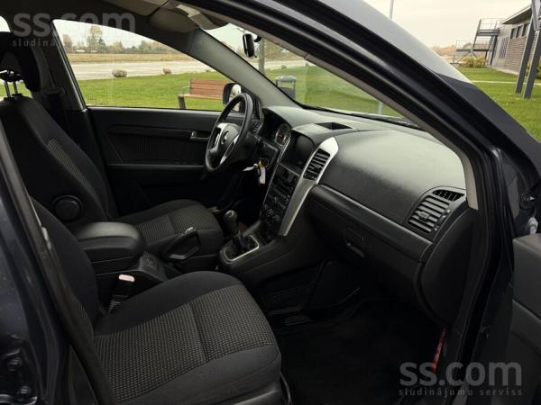 Grey Chevrolet Captiva 2008 in Riga, with an engine capacity of 2.00 L and mileage of 0 thousand km for 7600 €, photo 10 on AUTOMOTO.COM.LV