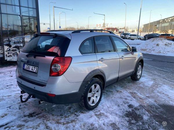 Pelēks Chevrolet Captiva 2008 Viļņa, ar dzinēja tilpumu 2.00 L un nobraukumu 320 tūkst. km par 2750 €, foto 5 vietnē AUTOMOTO.COM.LV