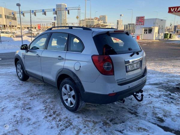 Pelēks Chevrolet Captiva 2008 Viļņa, ar dzinēja tilpumu 2.00 L un nobraukumu 320 tūkst. km par 2750 €, foto 6 vietnē AUTOMOTO.COM.LV